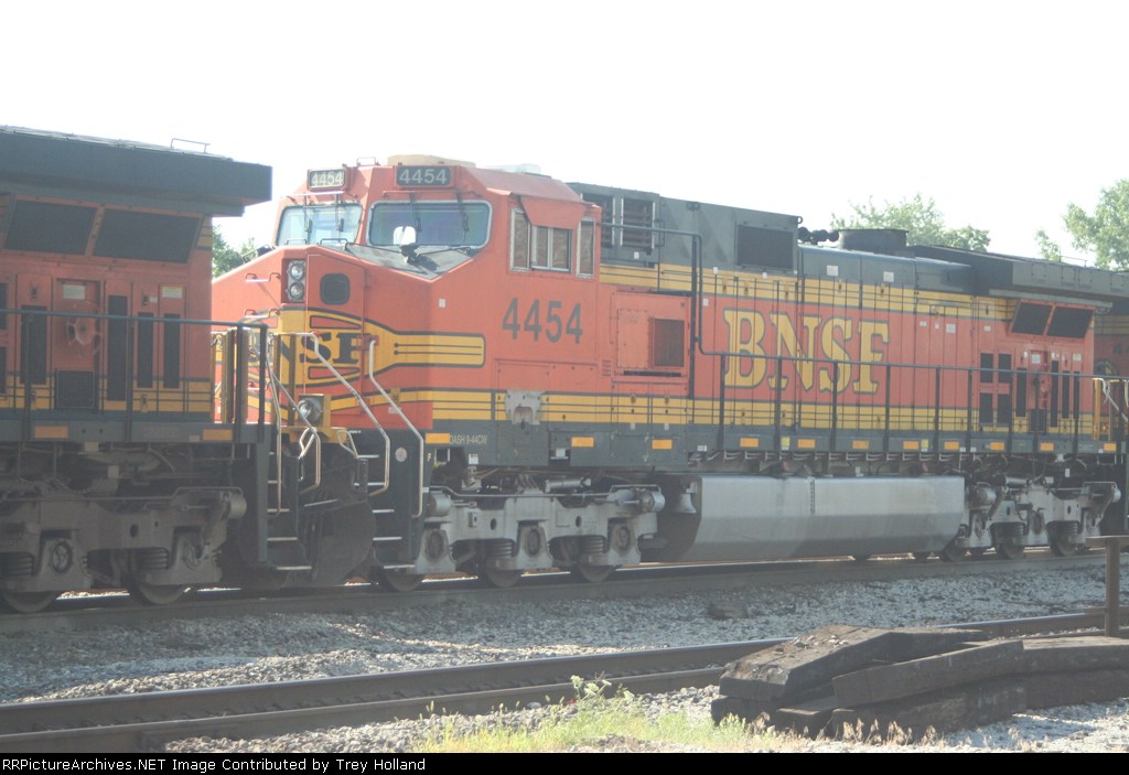 BNSF 4454